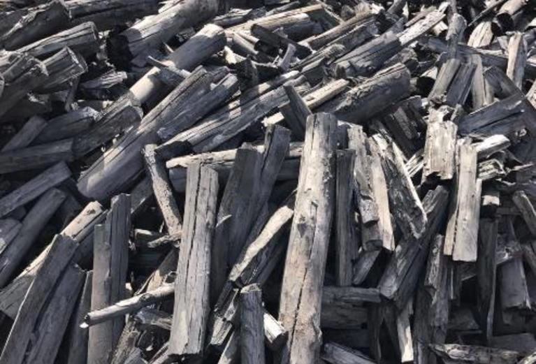 Carvão Vegetal em Santos Dumont MG à venda. Compre direto 692401