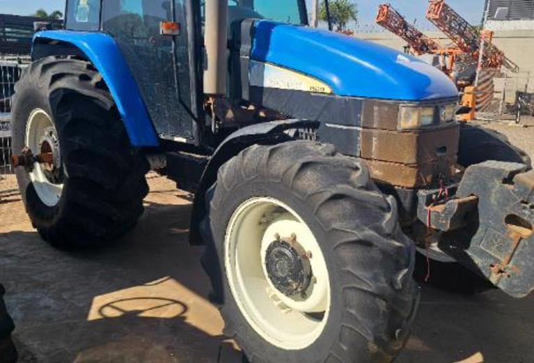 Trator New Holland Ts6040 em Birigüi SP à venda. Compre direto 880432