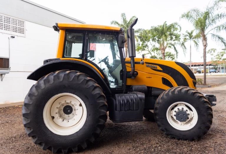 Trator Valtra bh 145/184 em Araraquara SP à venda. Compre direto 910203